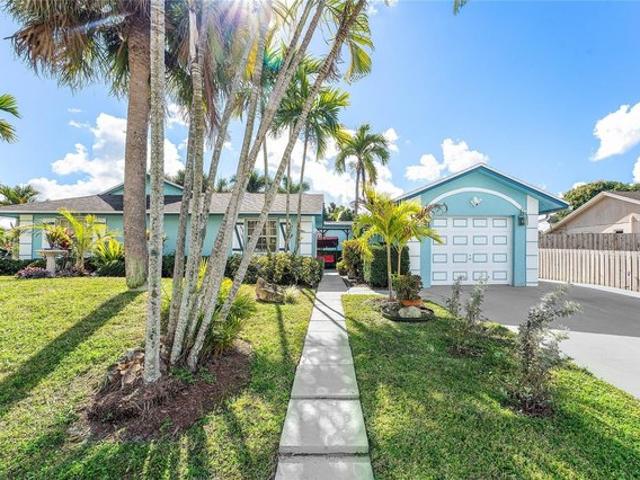 10290 Carmen Ln, Royal Palm Beach, FL 33411