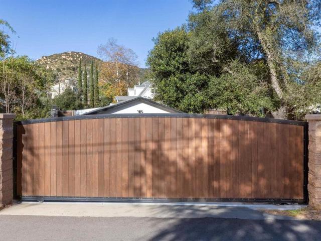 10292 Canyon Dr