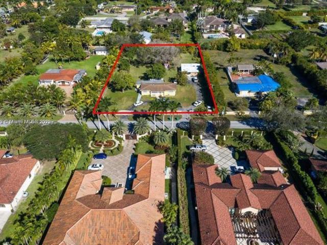 10295 62nd St SW, Miami, FL 33173