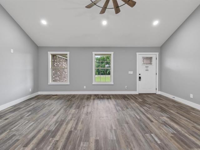 10299 Smiths Grove Scottsville Road