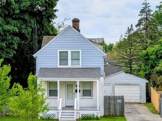 1029 N Chevrolet Rd, Flint, MI 48504