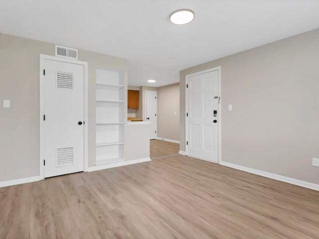 1029 Binns Blvd 2 Bedroom Apartment for Rent at 1029 Binns Blvd, Columbus, OH 43204 Southwest Hilltop