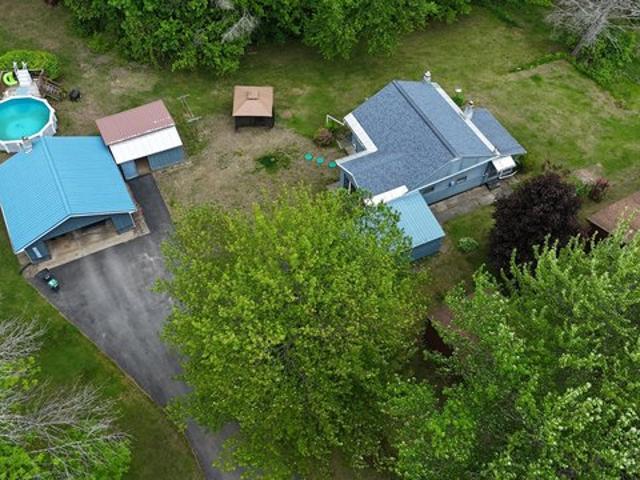 1029 Camp Ave, Broadalbin, NY 12025