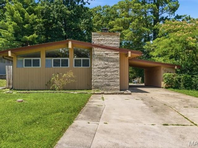 1029 Coffey Ct, Saint Louis, MO 63126