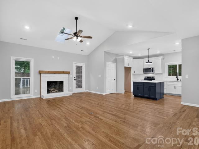 1029 Fairway Ridge Road NW