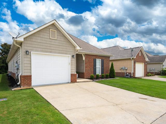 1029 Fairbank Lane
