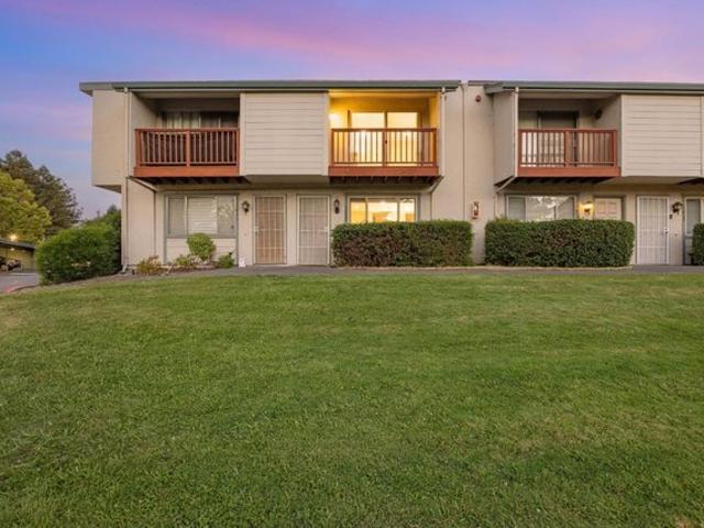1029 Golf Course Dr, Rohnert Park, CA 94928