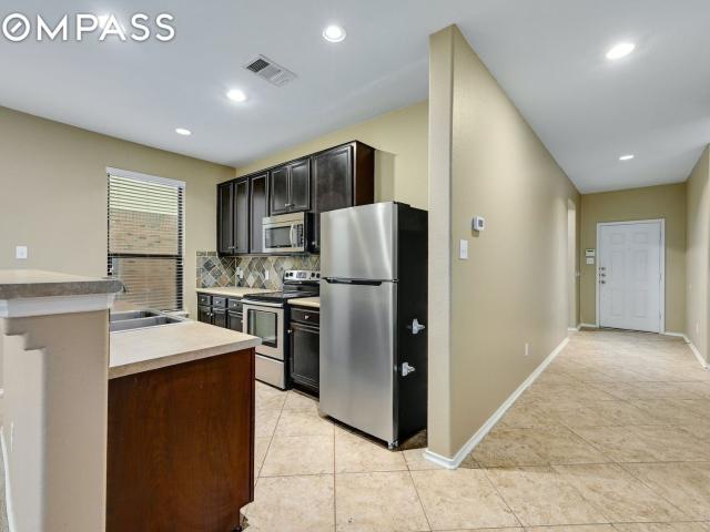 1029 Hyde Park Dr, Round Rock, TX