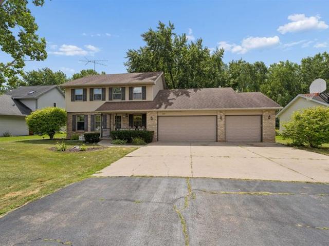1029 Highland Park Rd, Neenah, WI 54956