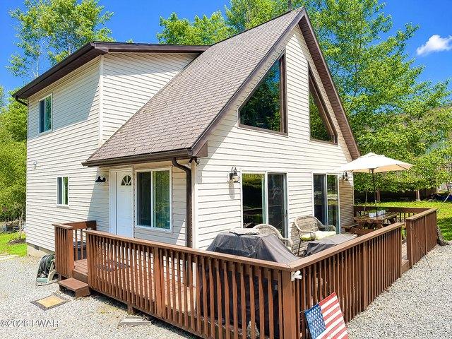 1029 Lake Shore Dr, Lake Ariel, PA 18436
