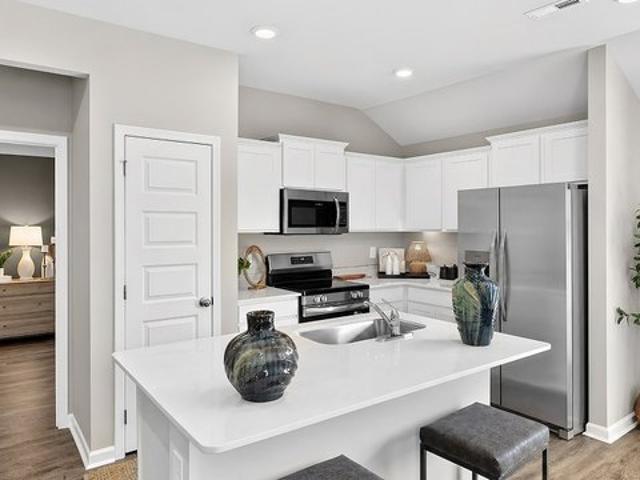 1029 Rider Dr, Trinity, AL 35673