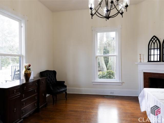 1029 S Elm Street