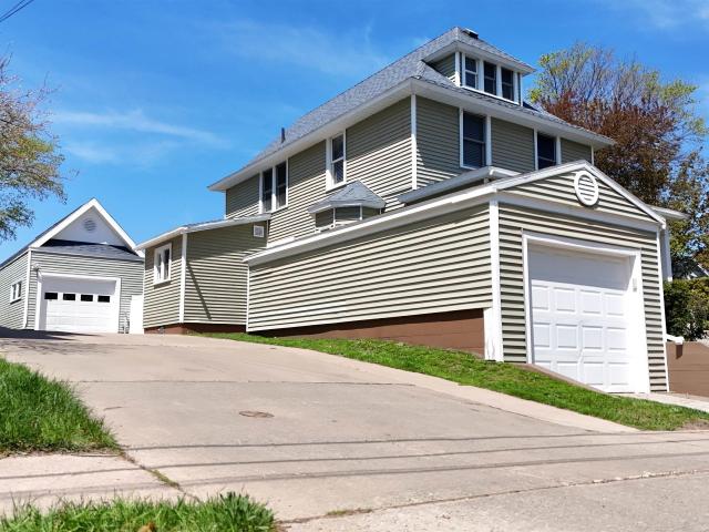 1029 Second Street
