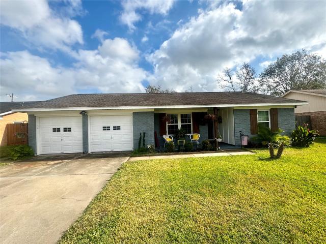 1029 Vine Dr, Angleton, TX 77515 | MLS #43185