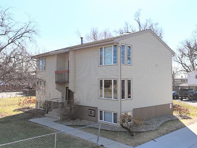 1029 W Badger Rd