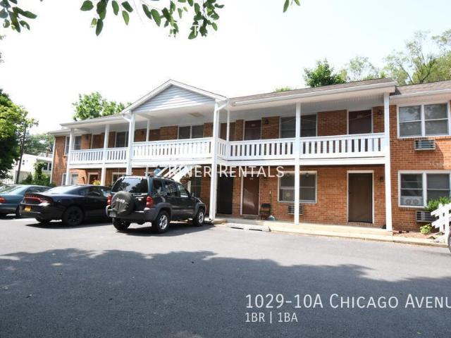 1029 10A Chicago Avenue, 1 bed, 1 full bath