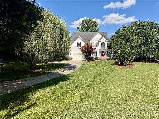 10203 Rougemont Ln, Charlotte, NC 28277