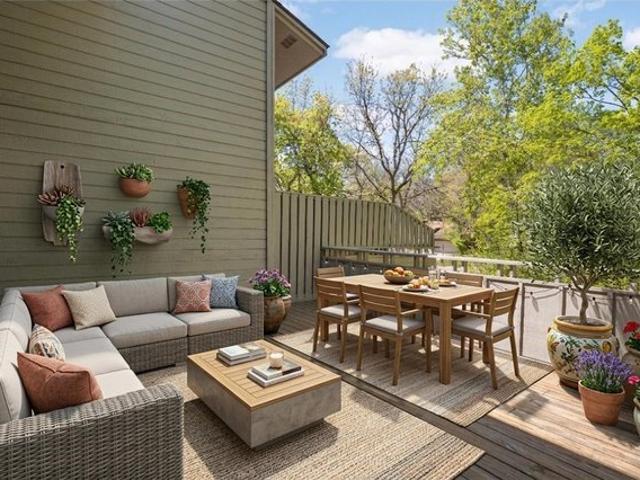 10203 Scarborough Rd, Bloomington, MN 55437