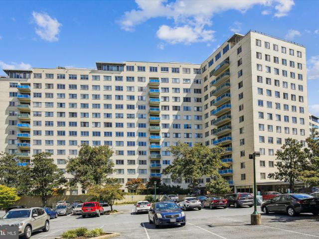 10201 Grosvenor Pl, Unit 711, North Bethesda, MD 20852 | MLS #MDMC2231 | Compass