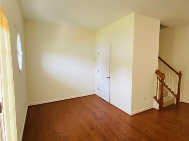 10207 Waxcomb Place
