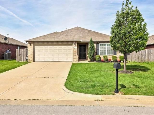 10207 Sussex Pl, Oklahoma City, OK 73120