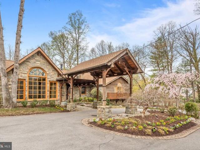 10204 Bentcross Dr, Potomac, MD 20854