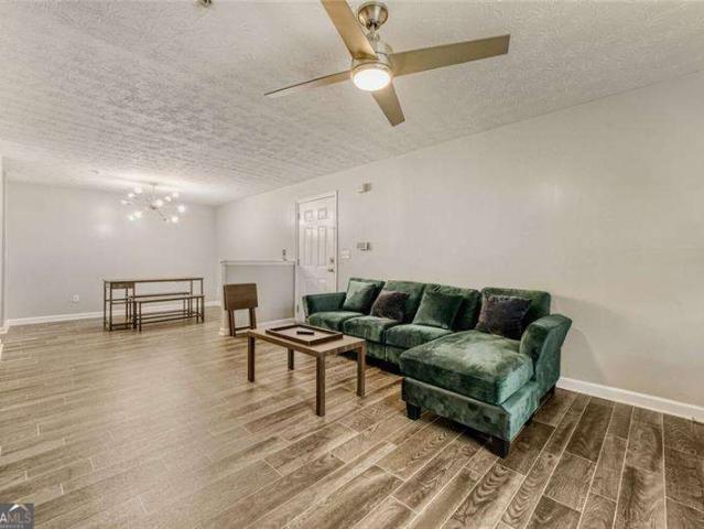 10204 Fairington Ridge Circle