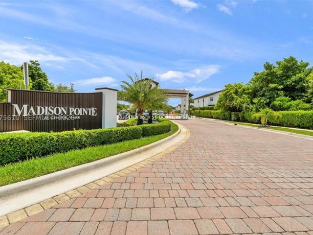 10204 NW 86th St, Doral, FL 33178