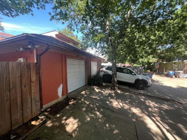 10204 Oak Terrace Circle