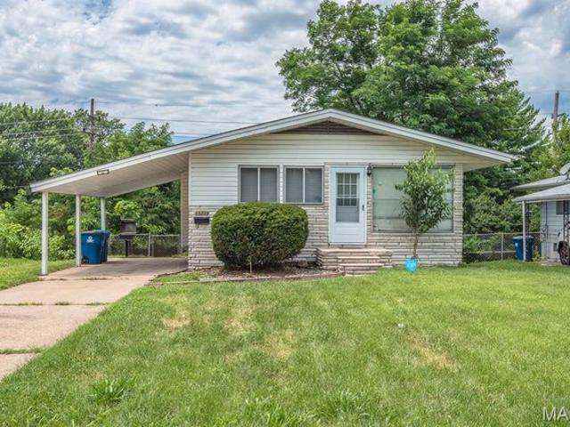 10205 Gourock Dr, Saint Louis, MO 63137