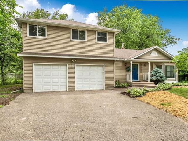 10206 Lakeview Dr W, Minnetonka, MN 55305