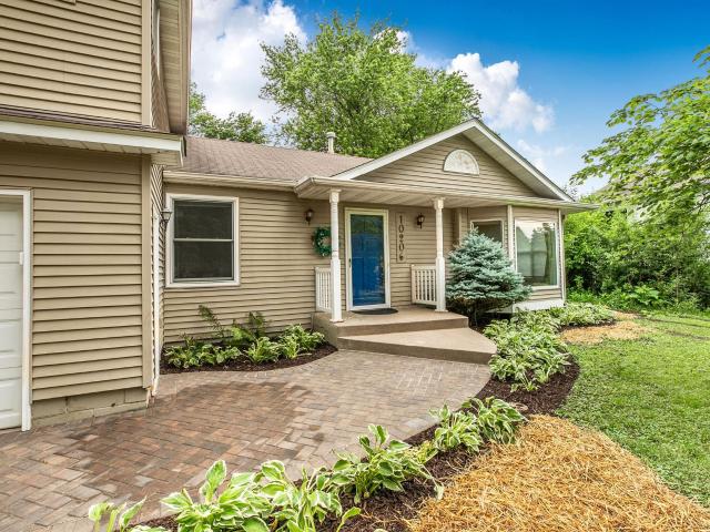 10206 Lakeview Drive W