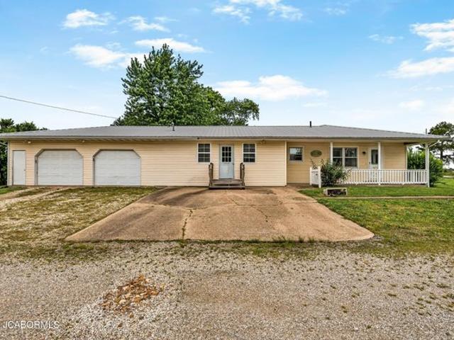 10206 State Route 52, Versailles, MO 65084