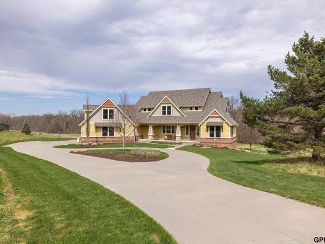 10208 Cottonwood Creek Blvd, Blair, NE 68008