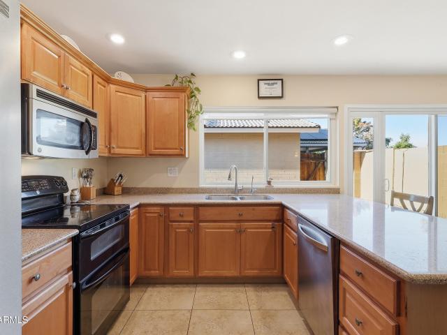 10208 N 39TH Lane