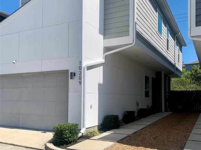 10209 Las Nubes Ave, Houston, TX 77075 | MLS #77045 | Compass