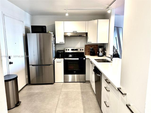 1020 Meridian Ave, Unit 806, Miami Beach, FL 33139 | MLS #A11999 | Compass