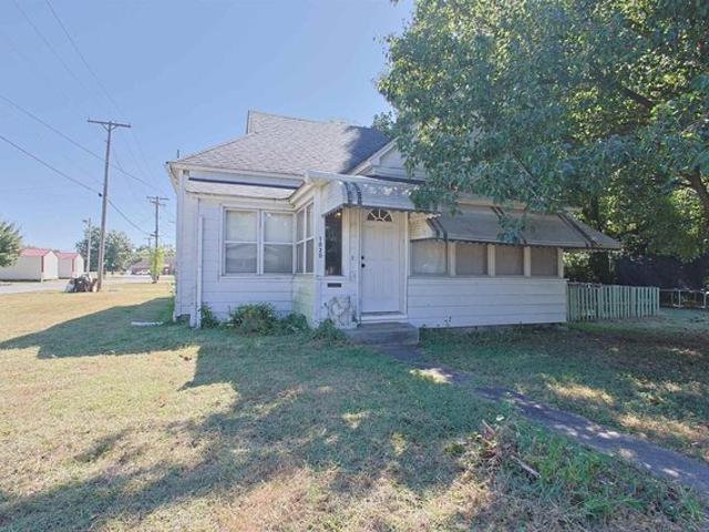 1020 N 16th St, Herrin, IL 62948