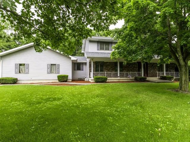 1020 N Greenbriar Dr, Columbia City, IN 46725