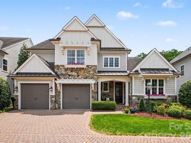 1020 N Sharon Amity Rd, Charlotte, NC 28211