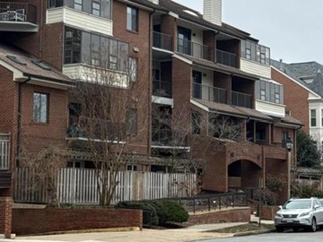 1020 N Stafford St Apt 405, Arlington, VA 22201