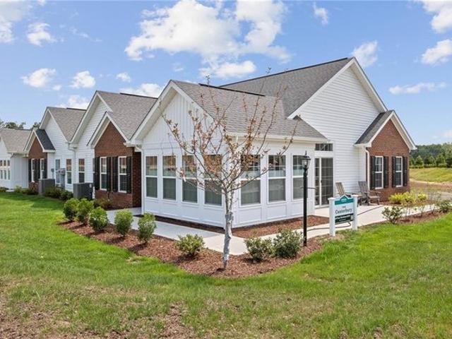 1020 Autumn Woods Dr, Evans City, PA 16033