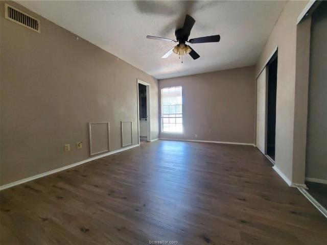 1020 Autumn Cir, 2 beds, 2 full baths