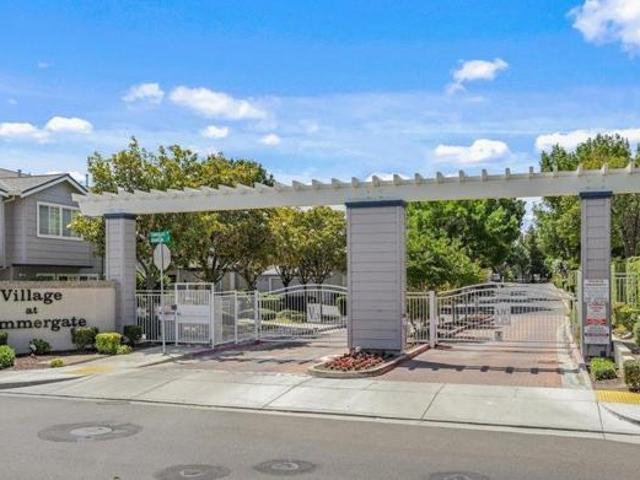 1020 Beaconfield Ct 9, Tracy, CA in Tracy, California