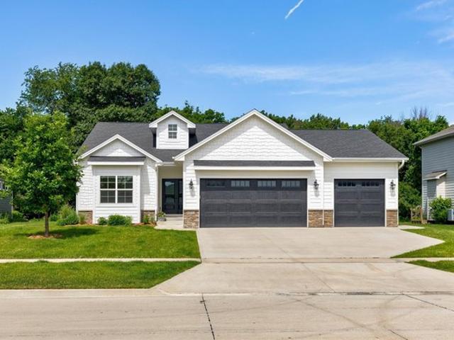 1020 Cardinal Dr, Polk City, IA 50226