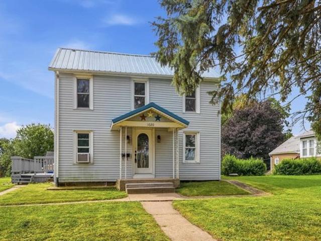 1020 Cleveland Ave, Dubuque, IA 52003