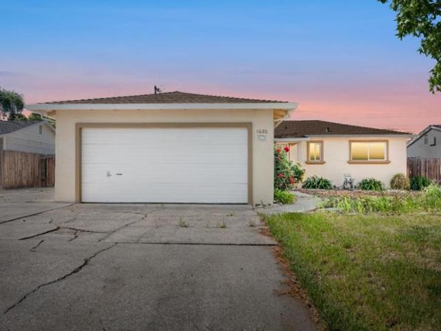 1020 Colnar St, Roseville, CA 95678