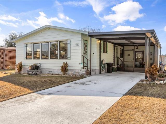 1020 Dustin Dr, The Villages, FL 32159 | MLS #O6382 | Compass