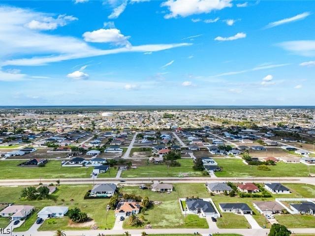 1020 Diplomat Pkwy W, Cape Coral, FL 33993 | MLS #2026016