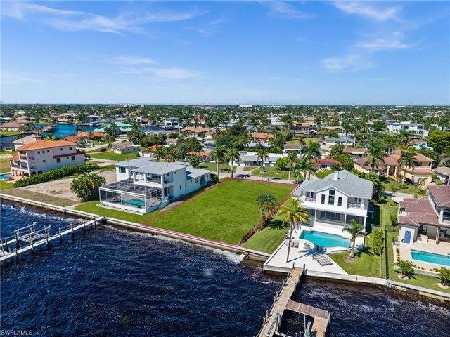 1020 Dolphin Dr Lot 11, Cape Coral, FL 33904